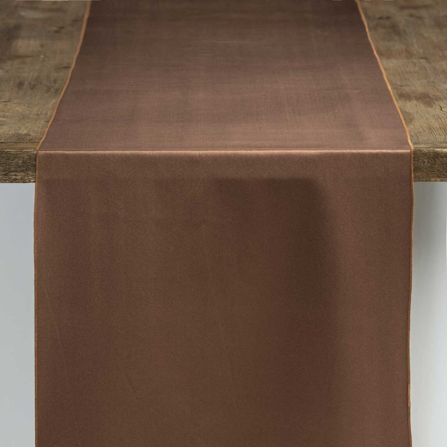 Cafe Lamour Runner - Over The Top